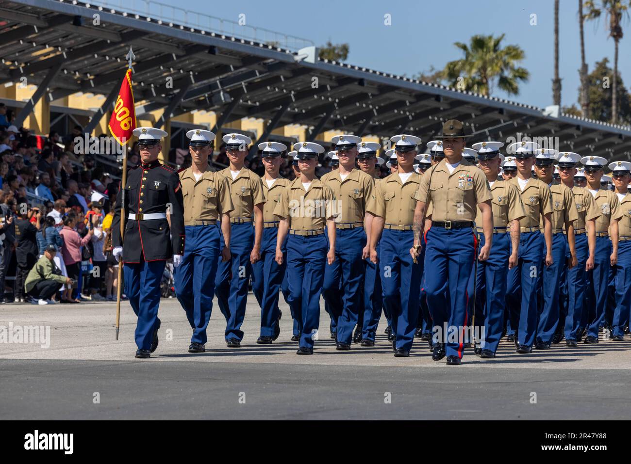 New U.S. Marines with Alpha Company, 1st Recruit Training Battalion ...