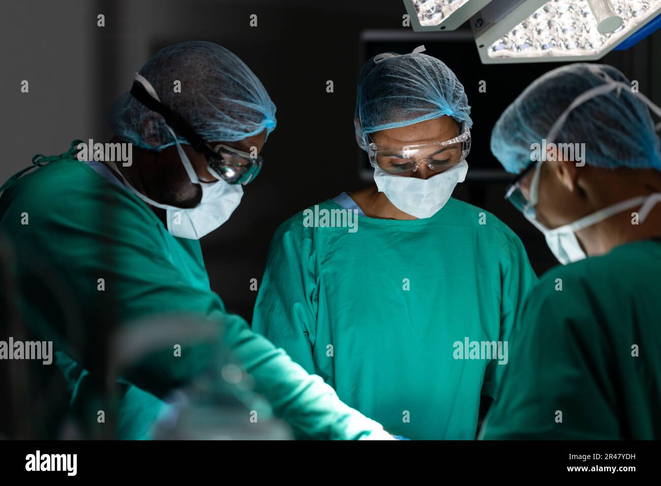 Female surgeon male nurse hi-res stock photography and images - Alamy
