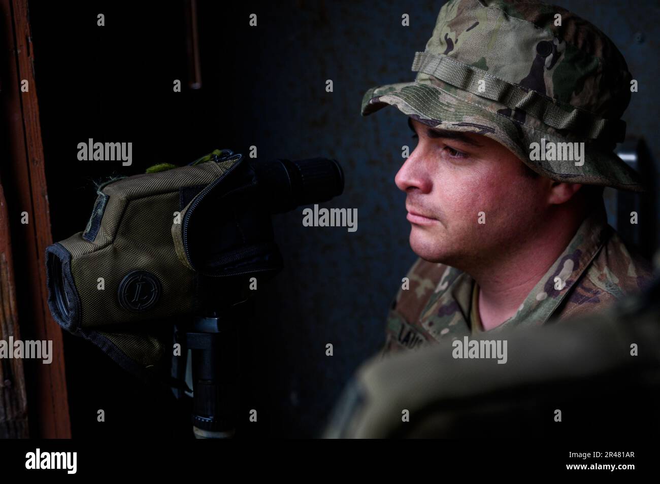 U.S. Army Soldiers, with the New Jersey National Guard's Reconnaissance ...