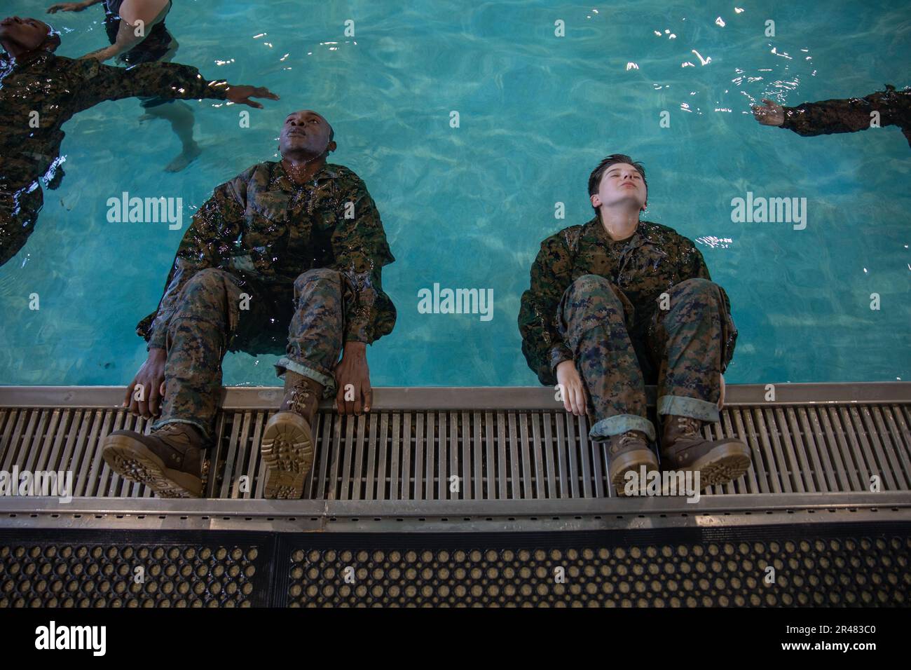Recruits with Echo Company, 2nd Recruit Training Battalion, conduct ...