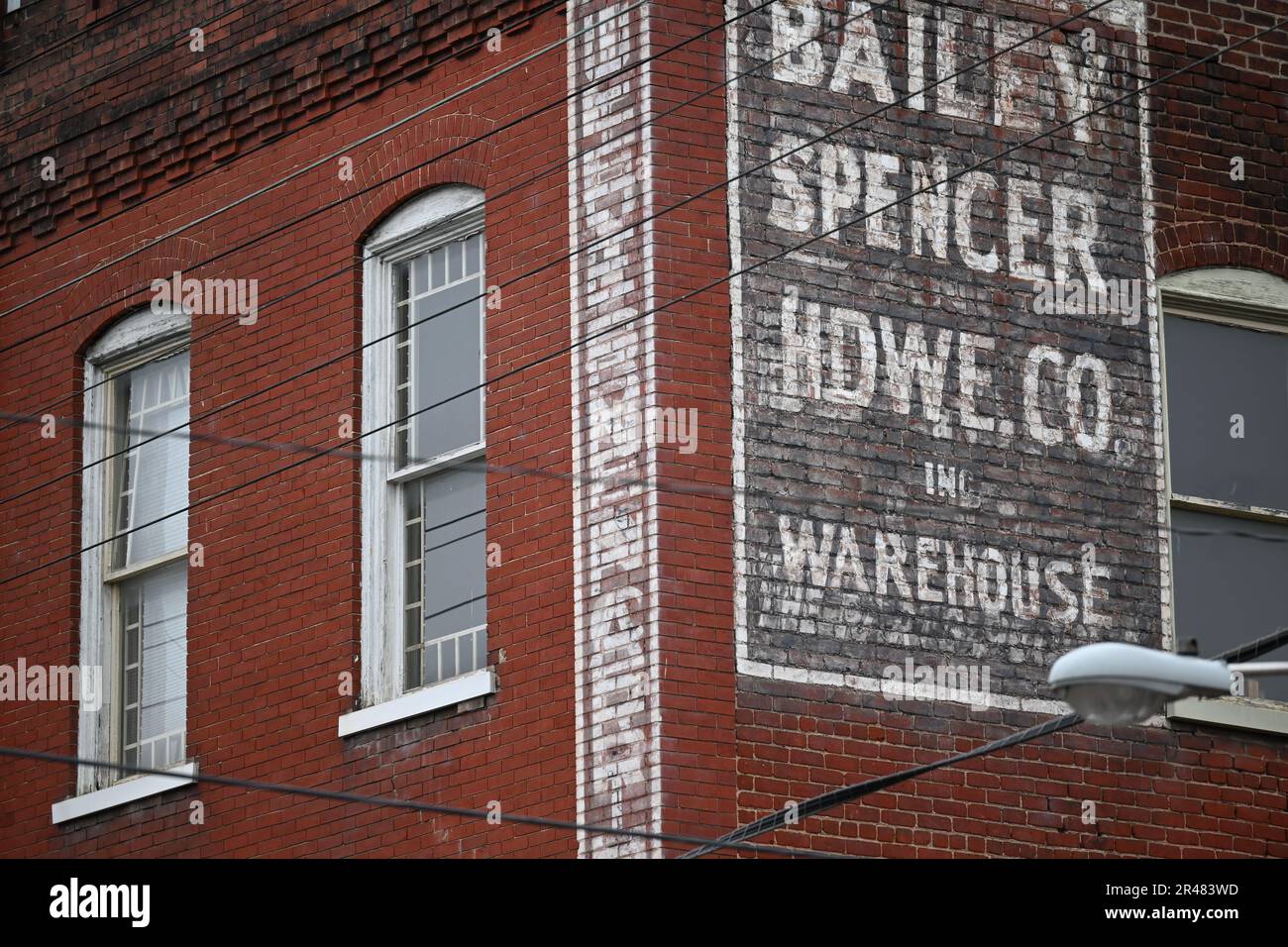 Vintage mural advertisement brick hi-res stock photography and images ...