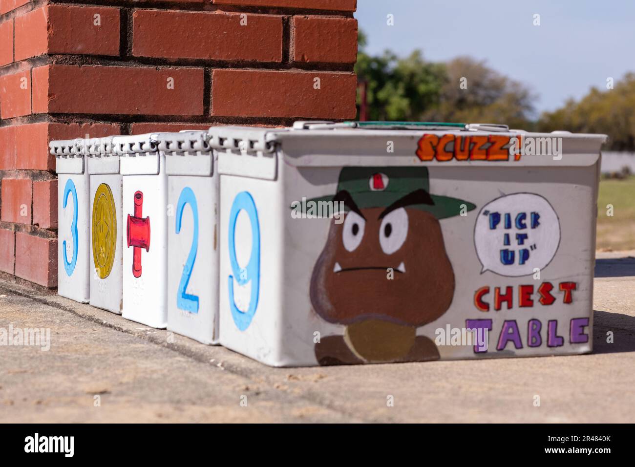 Recruits with Mike Company, 3rd Recruit Training Battalion practice dry ...