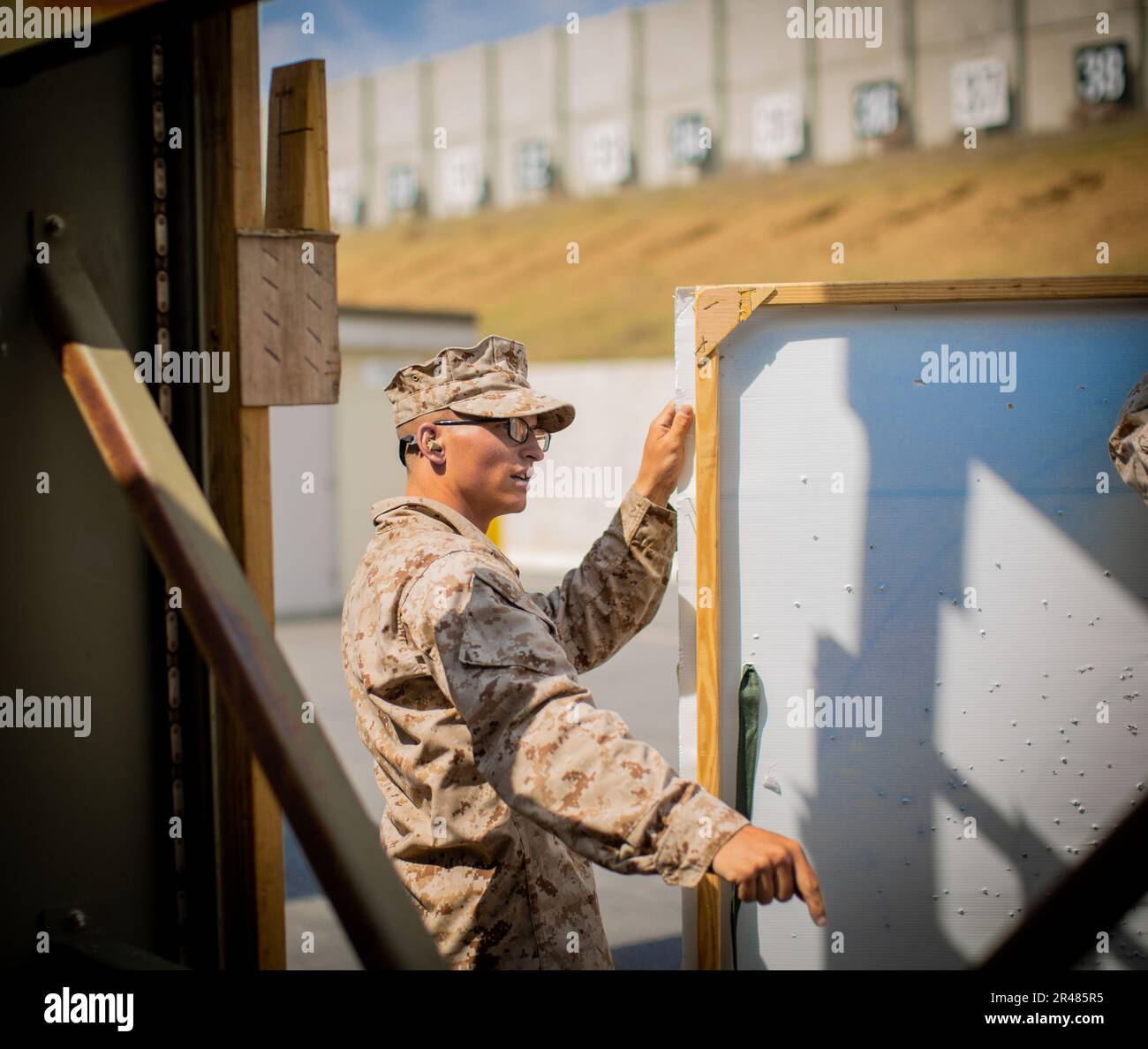 U.S. Marine Corps recruits with Mike Company, 3rd Recruit Training ...