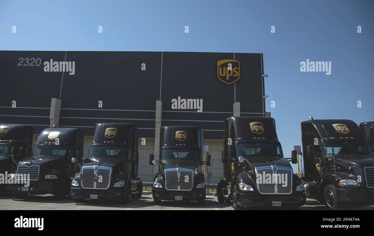 Ups facility hi-res stock photography and images - Alamy