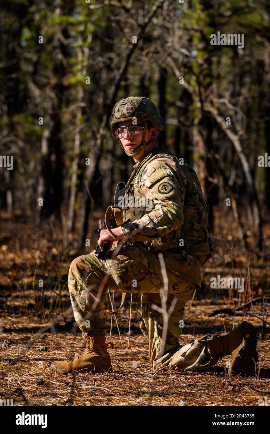 A U.S. Army Soldier, with Bravo Company, 1st Battalion, 114th Infantry ...