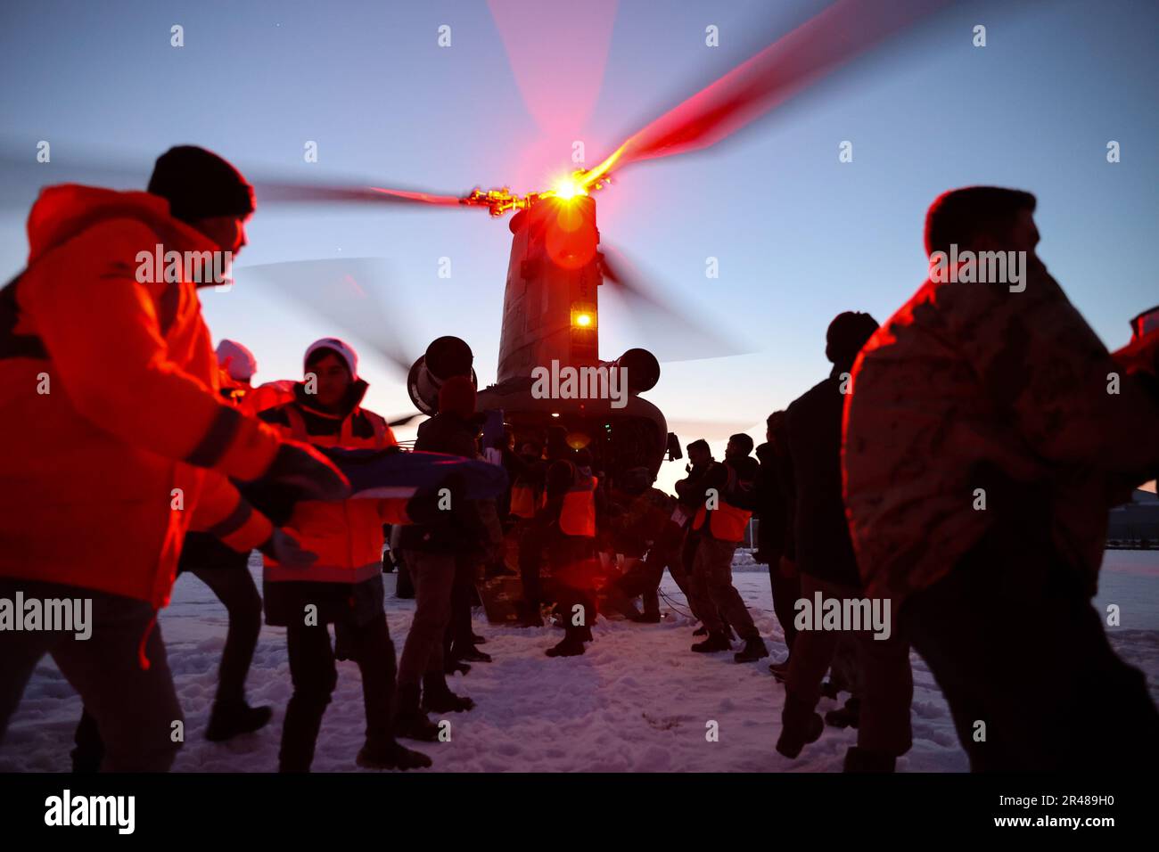 U.S. Army soldiers with 3rd Battalion, 501st Aviation Regiment, Combat ...