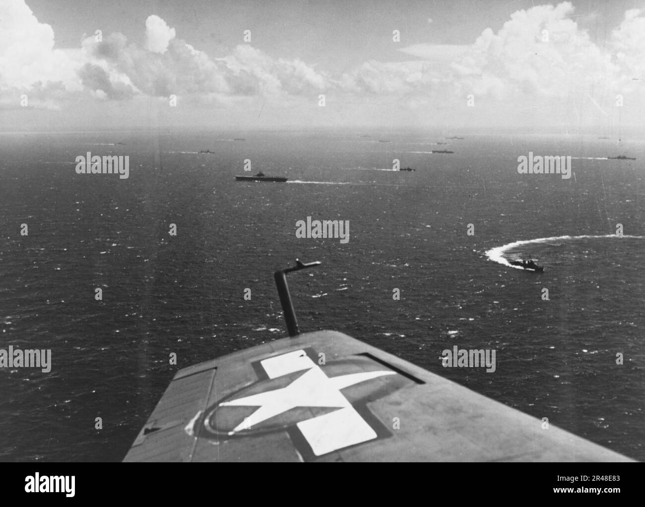 US carrier task force en route to Wake Island in October 1943 Stock ...