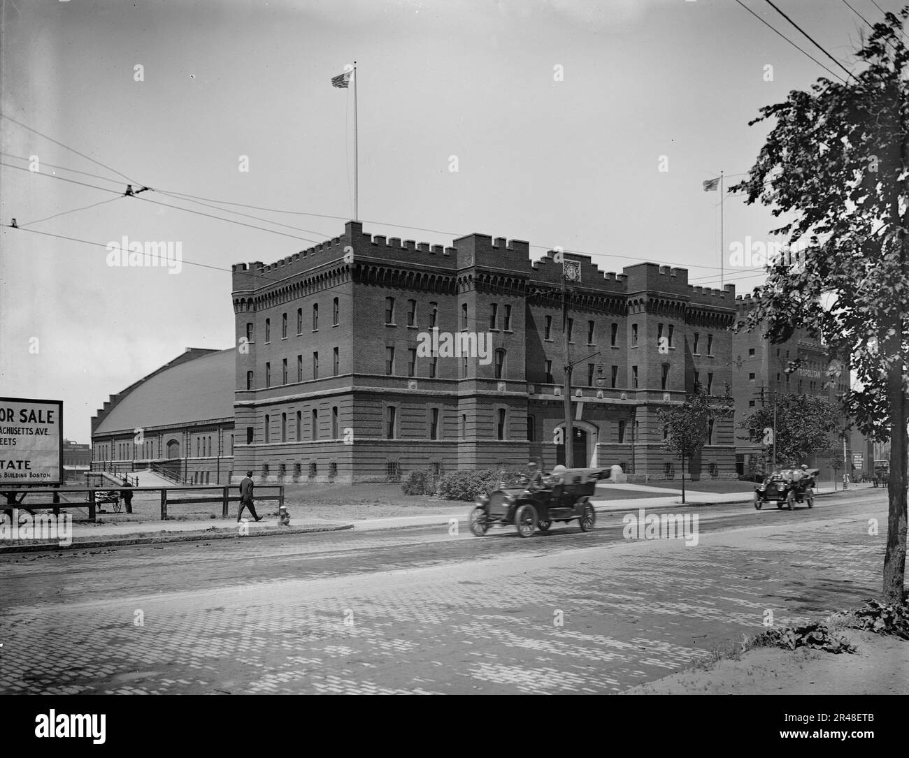State armory, Cambridge, Mass., between 1900 and 1920 Stock Photo - Alamy