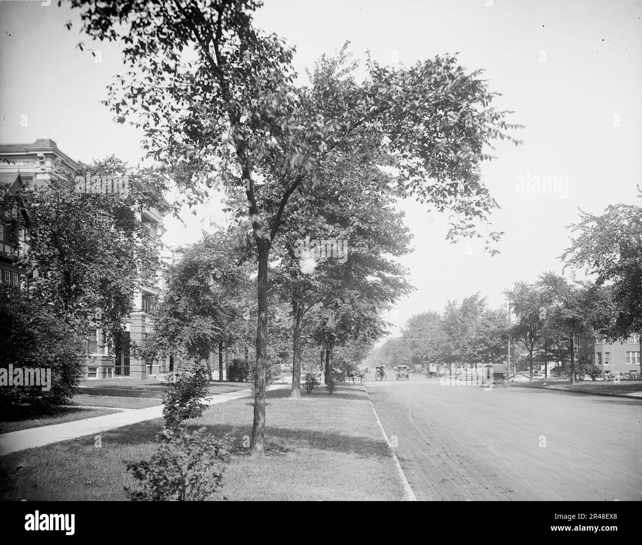 Eastern (i.e. East Grand) Boulevard, Detroit, Mich., between 1900 and ...
