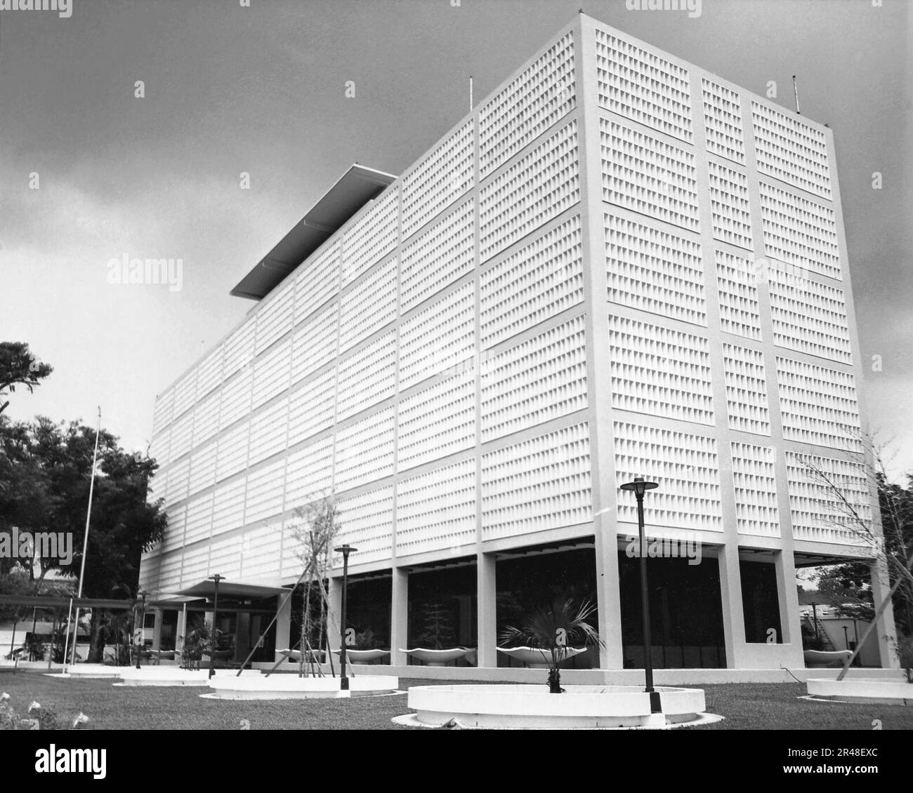 US Embassy Saigon chancery building 1967 Stock Photo - Alamy