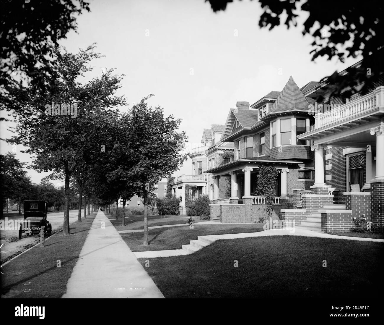 North boulevard residences, Detroit, Mich., c1908 Stock Photo - Alamy