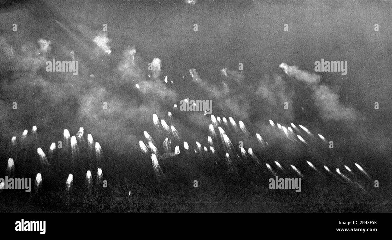 US landing craft approoaching Leyte 1944 Stock Photo - Alamy