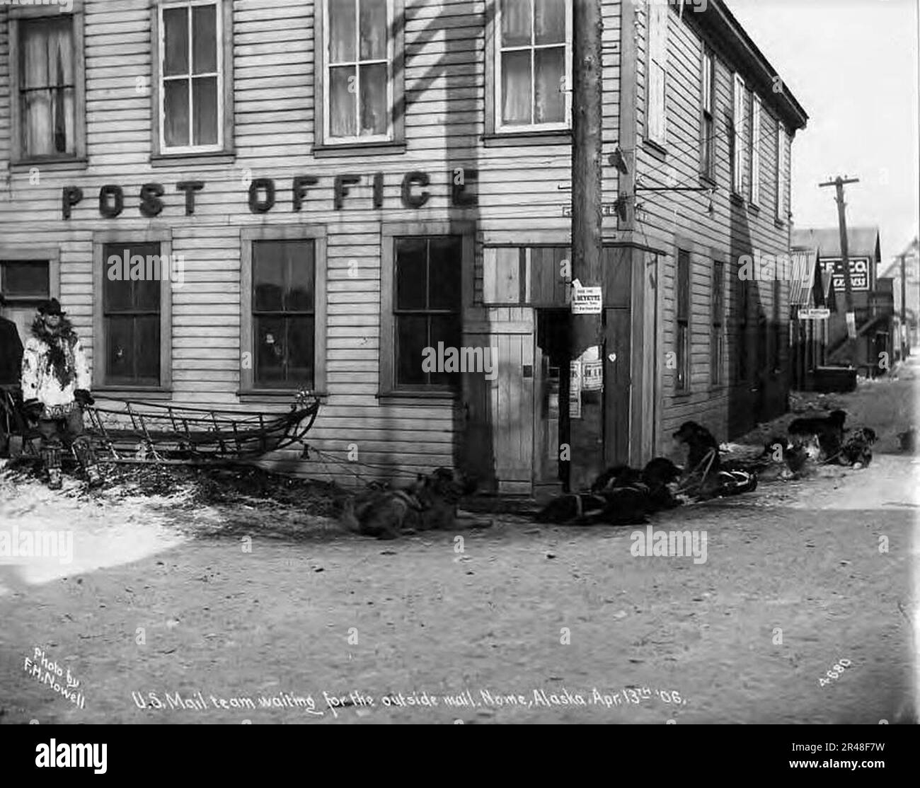 Alaska dog team mail hi-res stock photography and images - Alamy