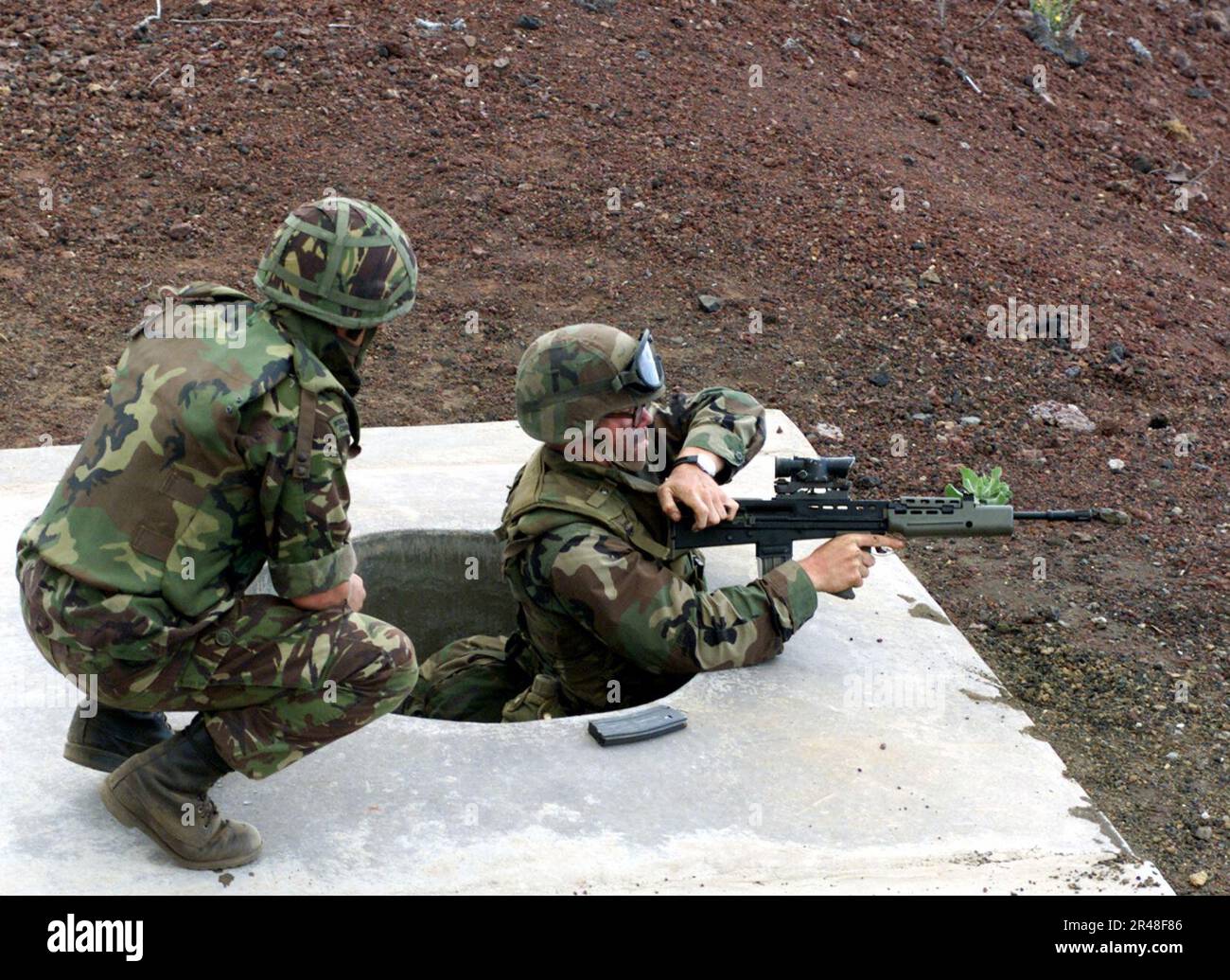 US Marine firing SA-80 Stock Photo - Alamy