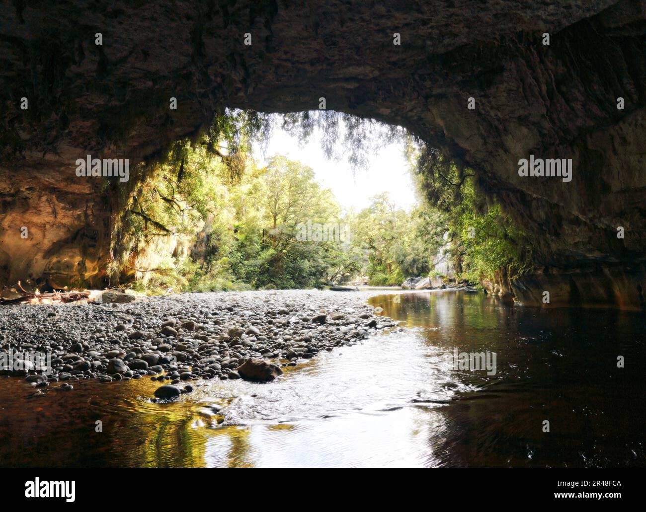 Moria gate view hi-res stock photography and images - Alamy