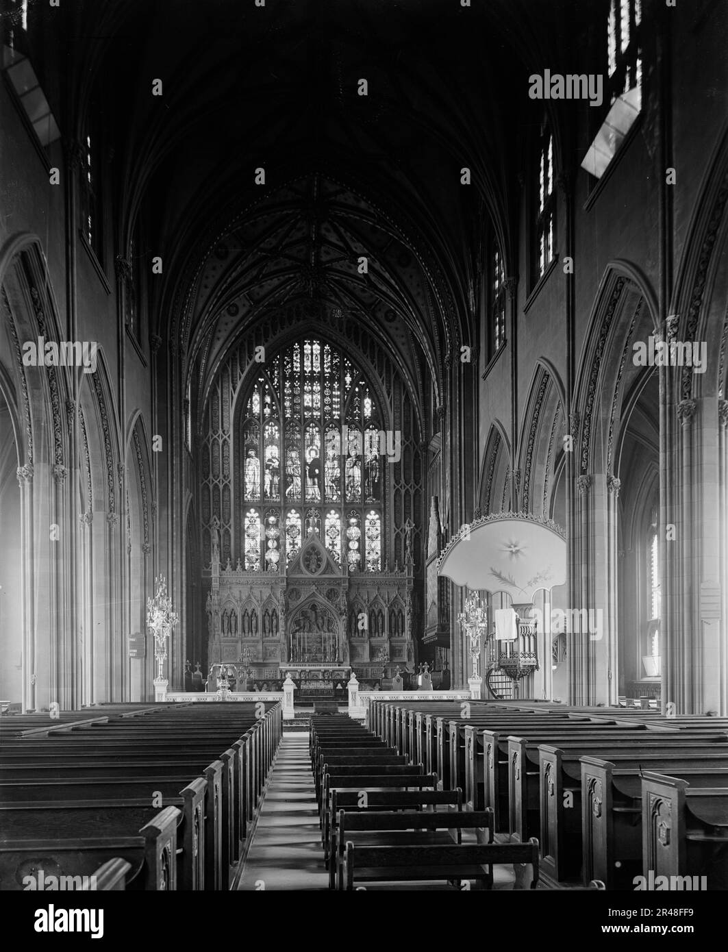 Interior trinity church new Black and White Stock Photos & Images - Alamy