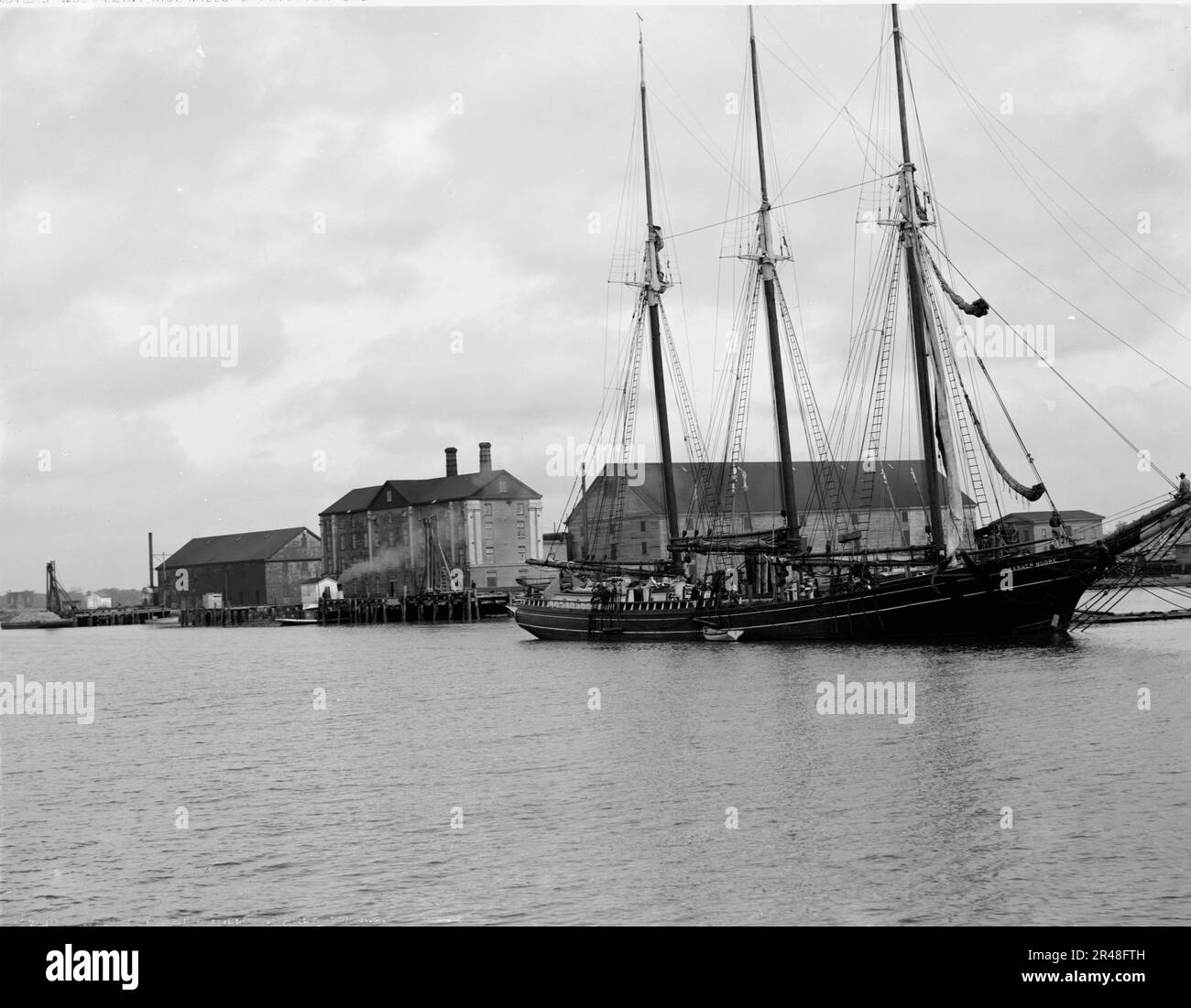 Waterfront charleston south carolina Black and White Stock Photos ...
