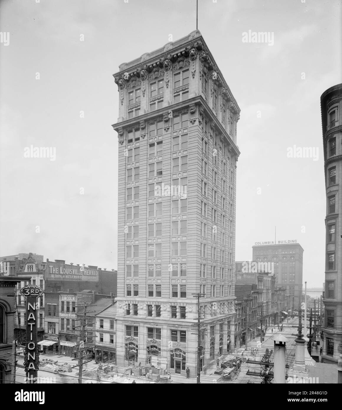 Louisville skyscraper Black and White Stock Photos & Images - Alamy