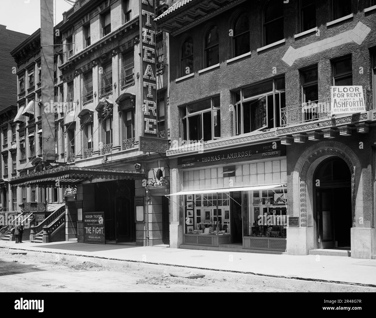 Hudson theatre Black and White Stock Photos & Images - Alamy