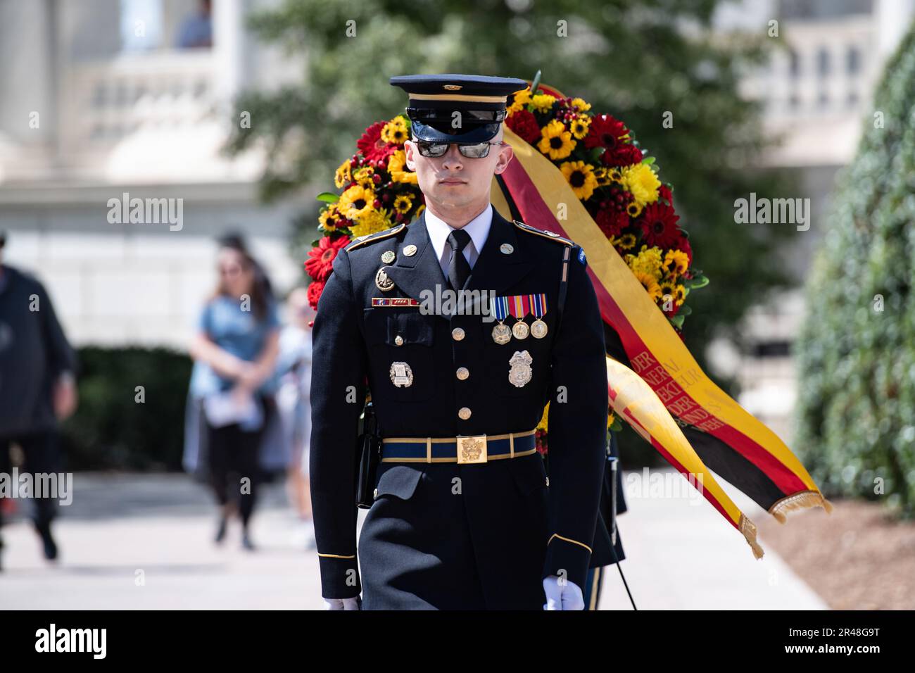 Tomb guards from the 3d U.S. Infantry Regiment (The Old Guard) conduct ...