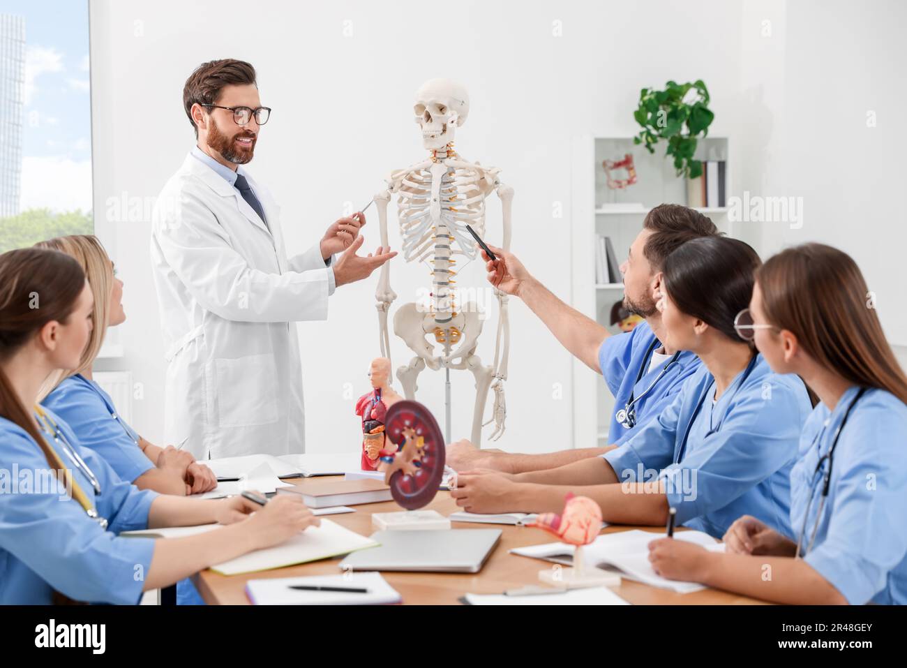 Doctor giving lecture for interns in university Stock Photo - Alamy