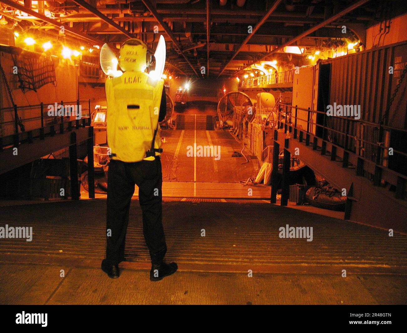 US Navy LCAC arrives aboard LHD-5 well deck Stock Photo - Alamy