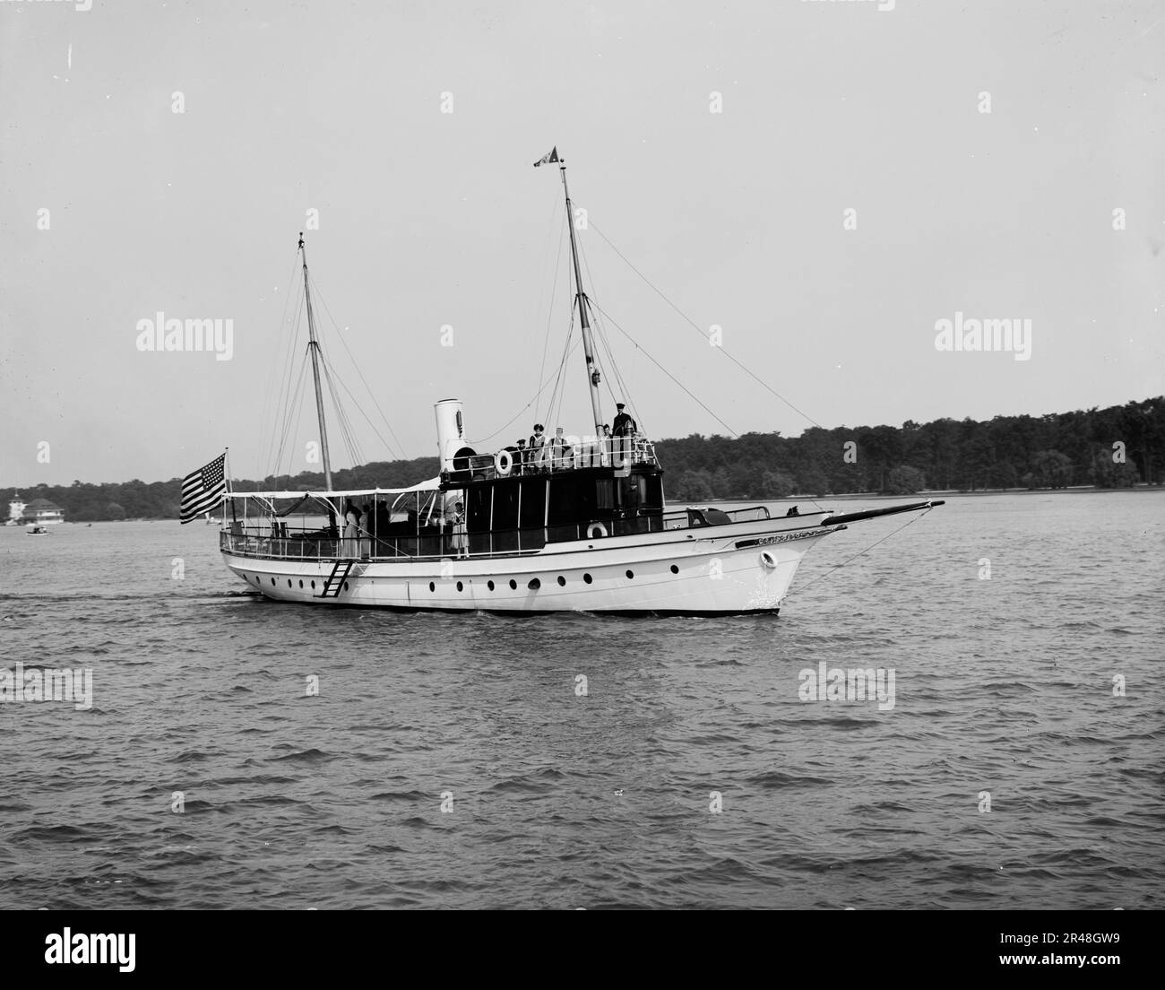 Steam yacht Edith, between 1900 and 1910. Off Belle Isle Park, possibly ...