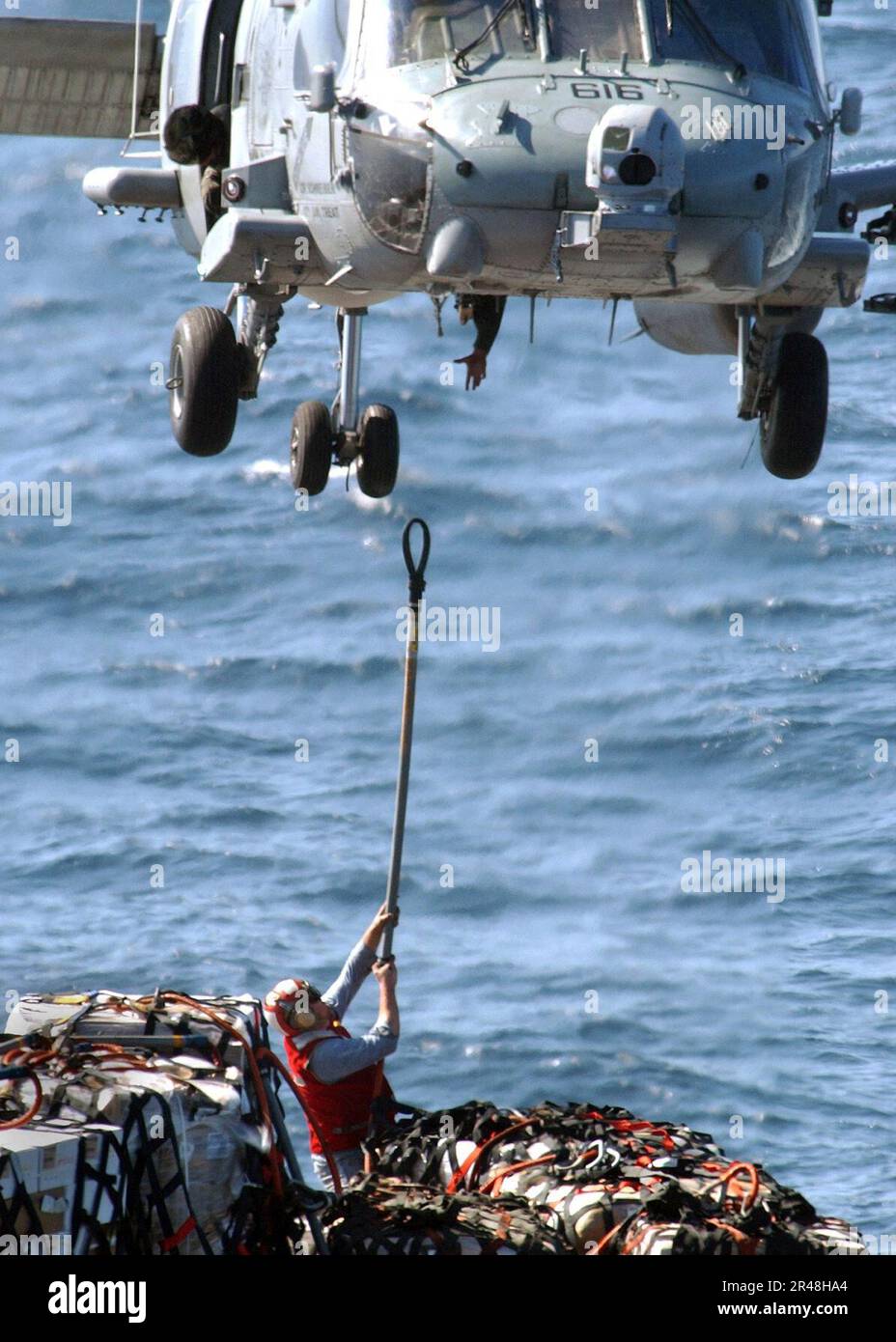 US Navy HH60-H Sea Hawk VERTREP Stock Photo - Alamy