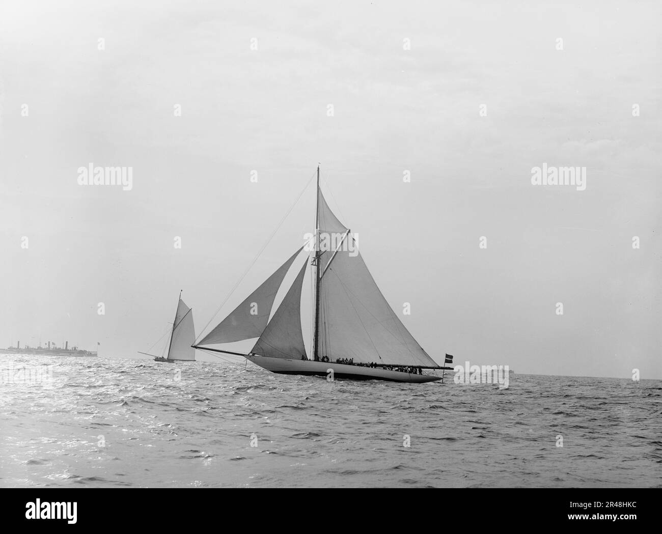 Valkyrie II and Vigilant, turning mark in last race, 1893 Oct 13, c1893 ...