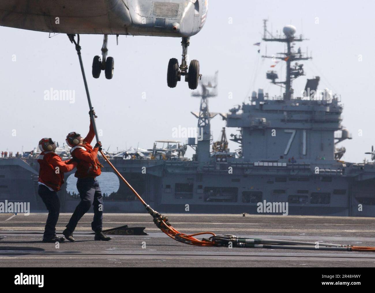 US Navy USS Kennedy - weapons transfer Stock Photo - Alamy