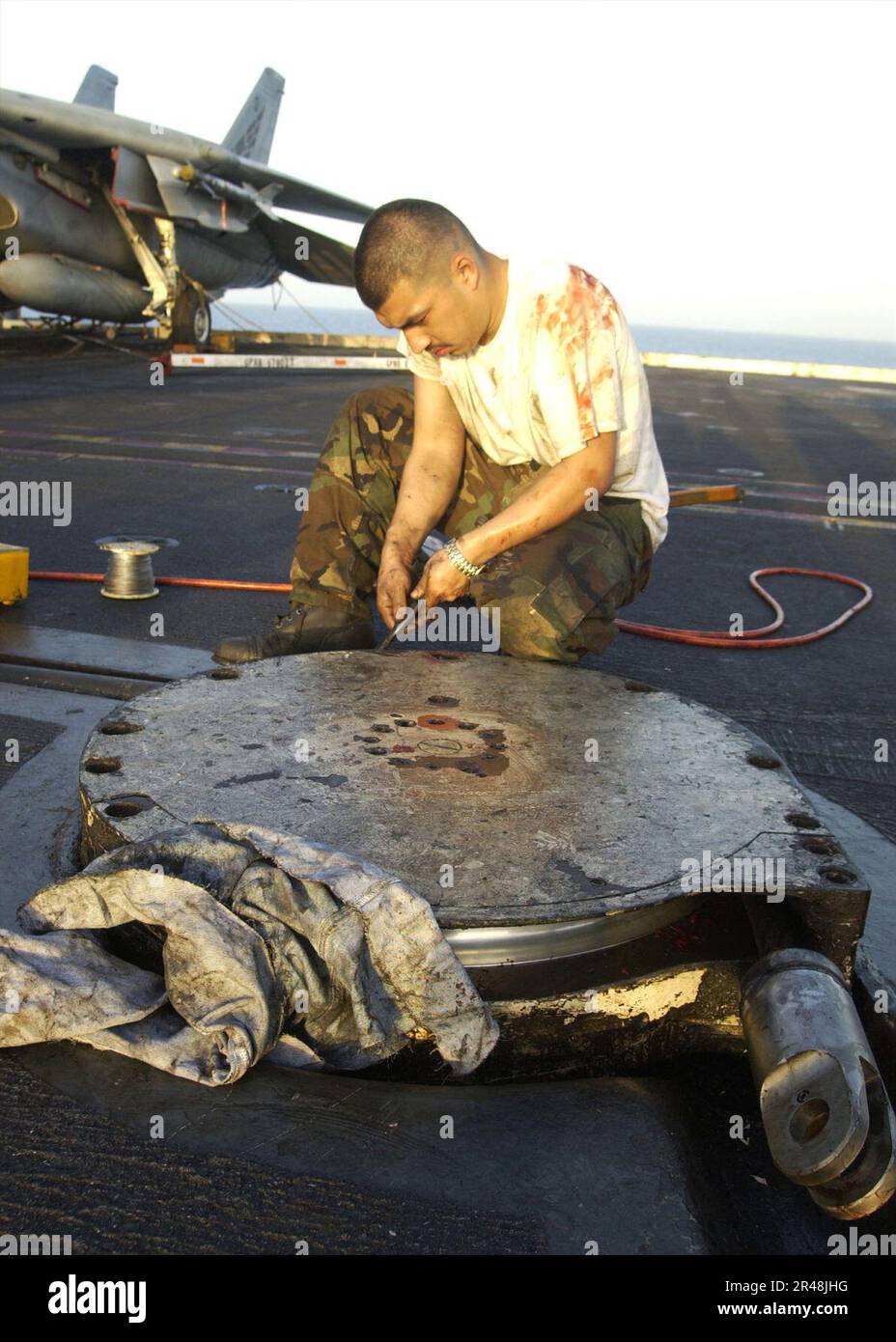 US Navy USS Kennedy - USS Kennedy - Maintenance Stock Photo - Alamy