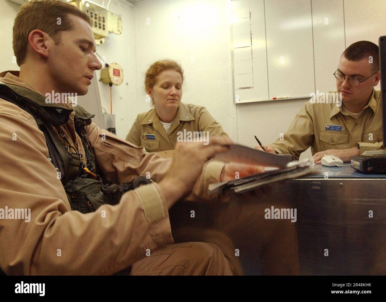 US Navy USS Kennedy - debriefing Stock Photo - Alamy