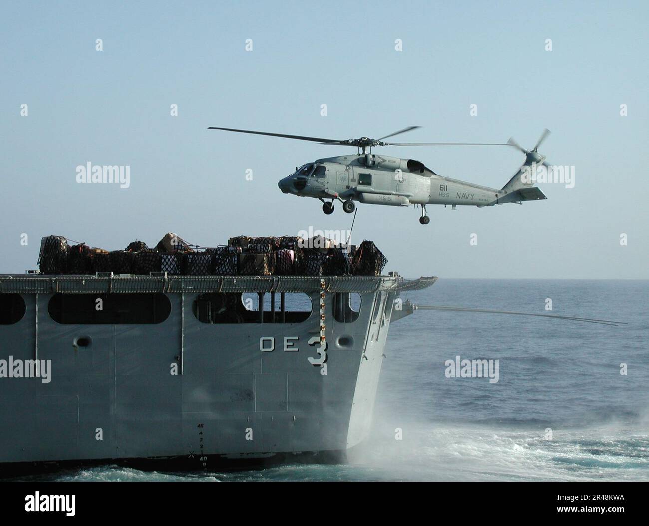 US Navy Seahawk helicopter vertrep Stock Photo - Alamy