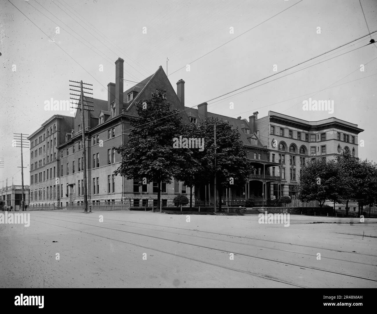 Canada hotel 1900s hi-res stock photography and images - Alamy