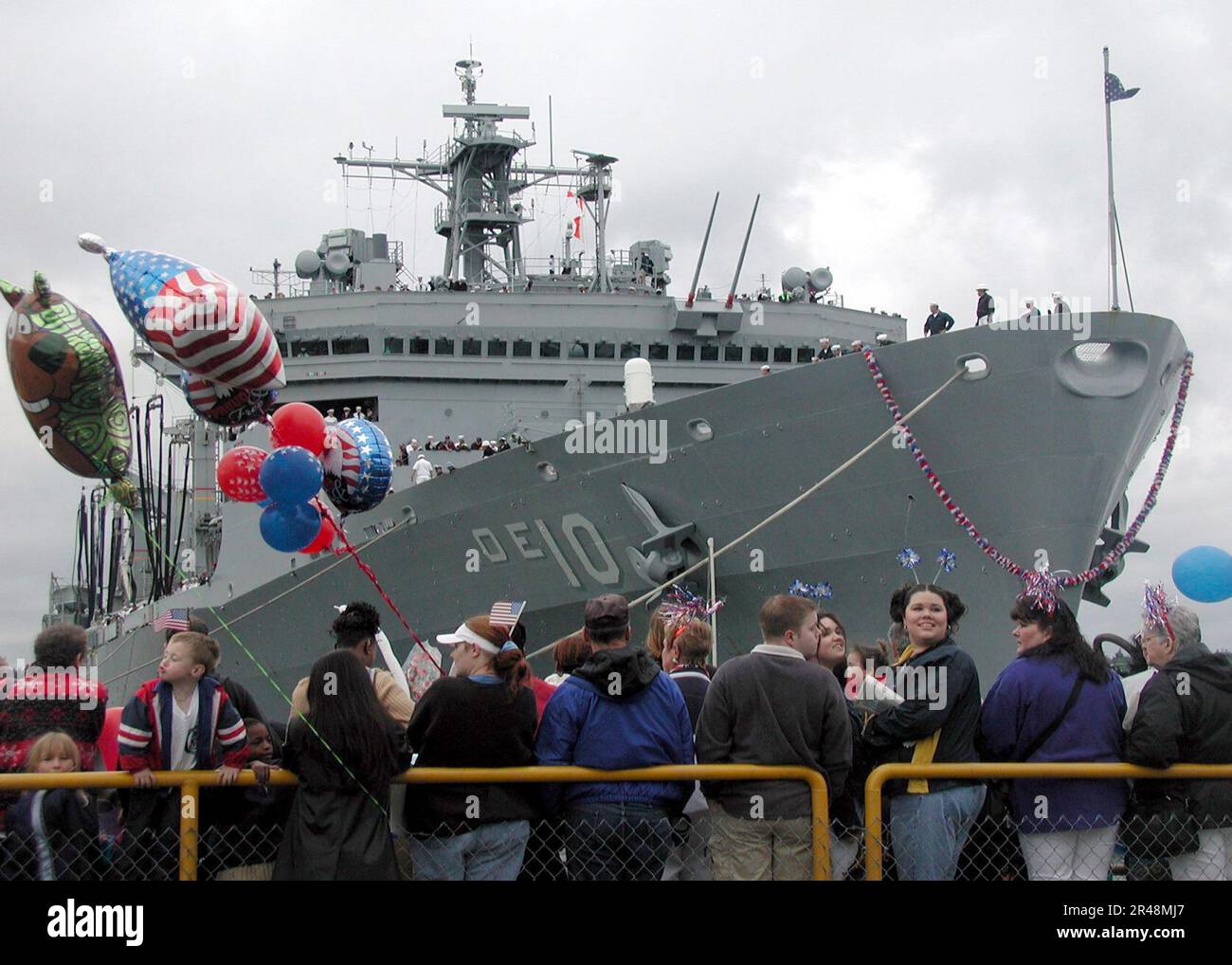 US Navy USS Bridge - homecoming Stock Photo - Alamy
