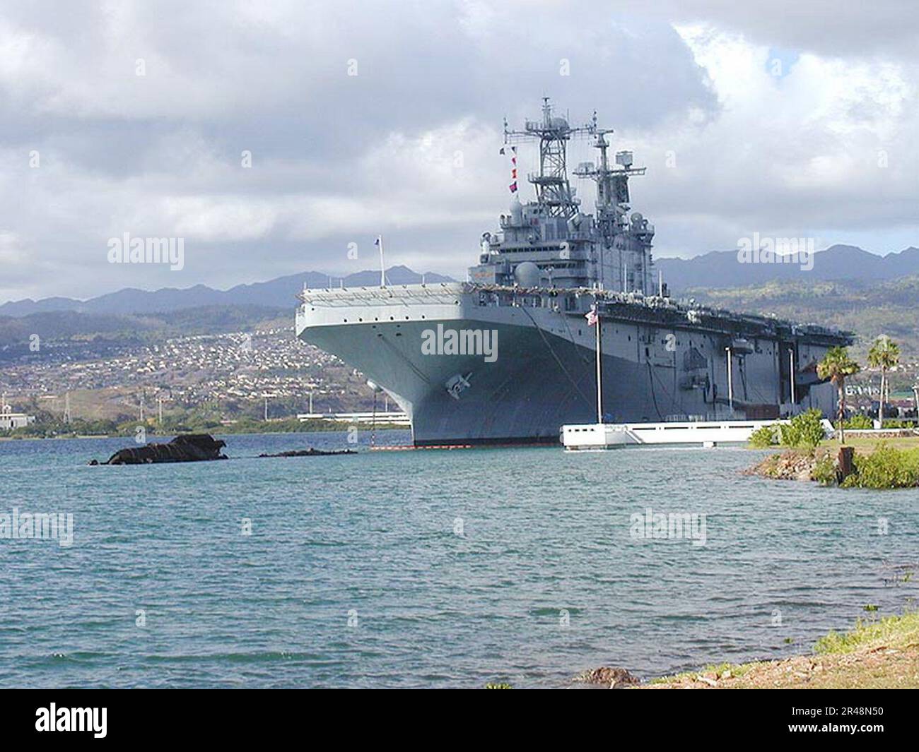 US Navy USS Tarawa (LHA 1 Stock Photo - Alamy