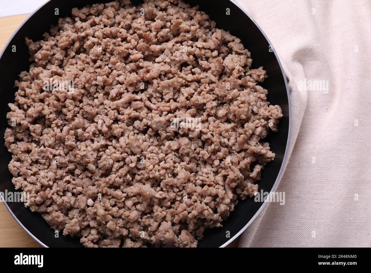 Fry minced meat on pan hi-res stock photography and images - Alamy