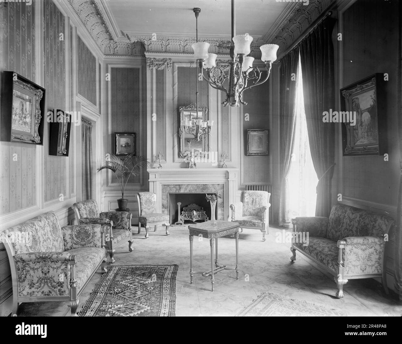 Hotel arm Black and White Stock Photos & Images - Alamy