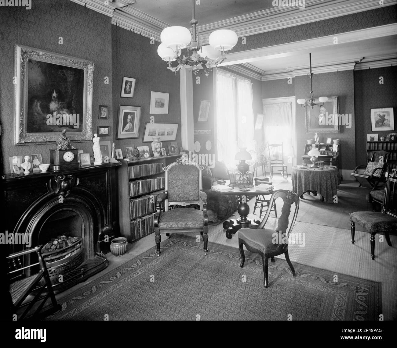 Interior, 121 Henry Street sitting room, showing grate, Detroit, Mich ...