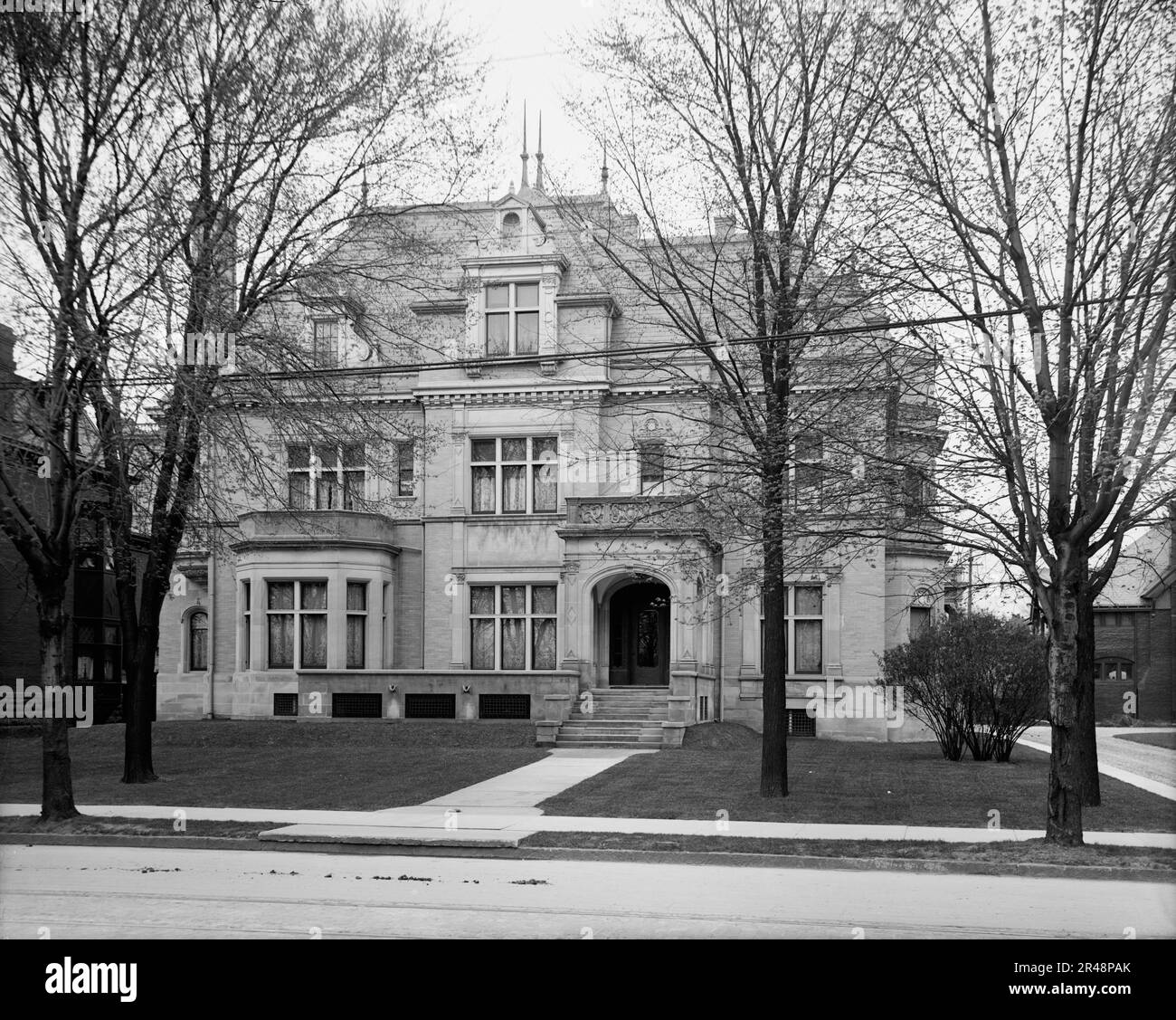 Detroit street houses Black and White Stock Photos & Images - Alamy