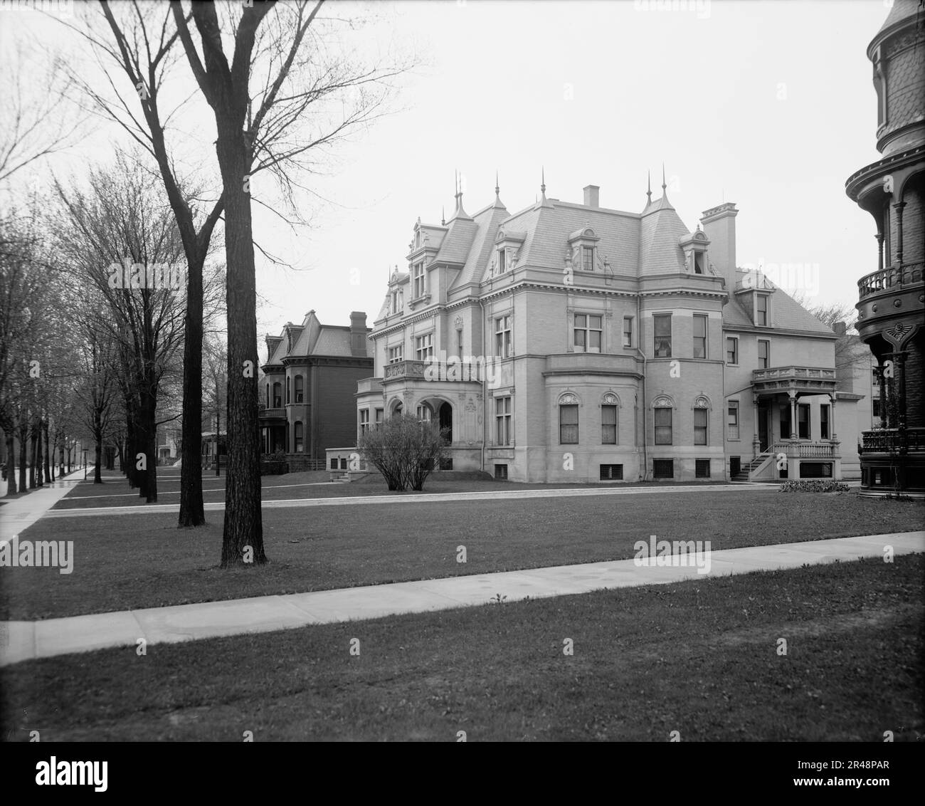 Detroit street houses Black and White Stock Photos & Images - Alamy