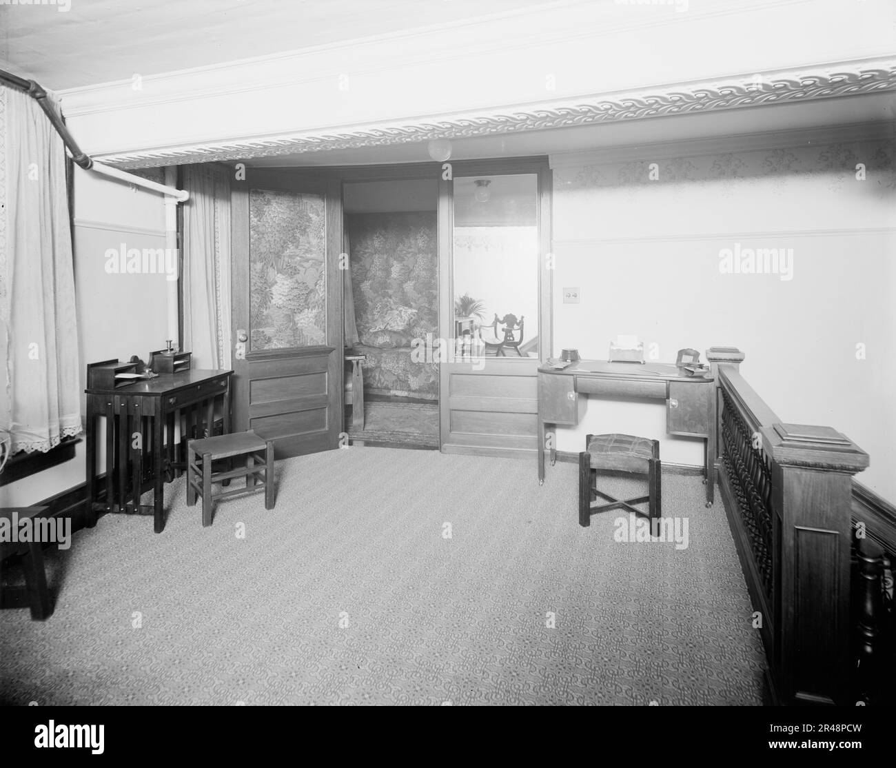 1900 office interior hi-res stock photography and images - Alamy