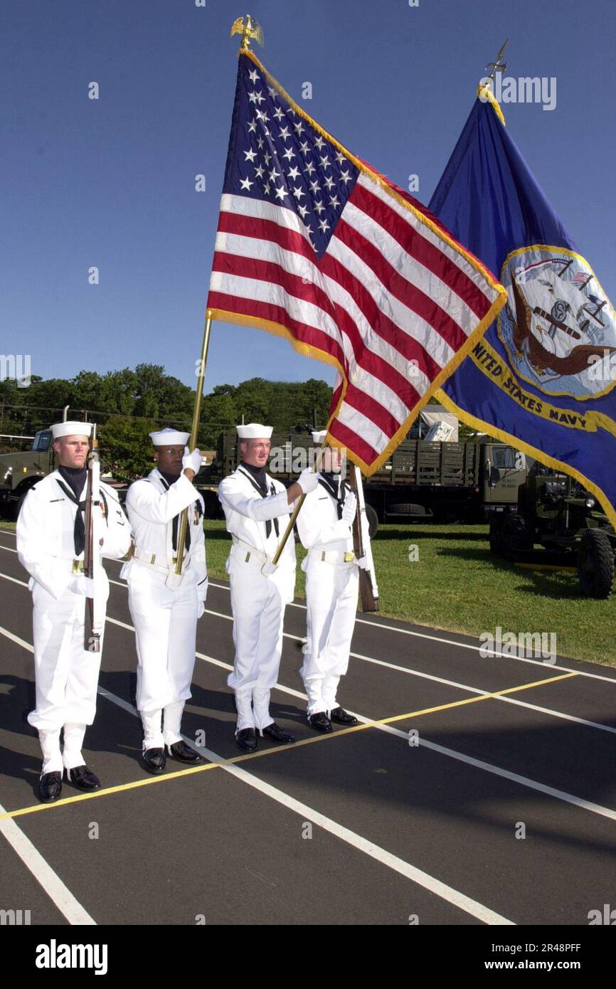 US Navy Ceremonial guard presents the colors Stock Photo - Alamy