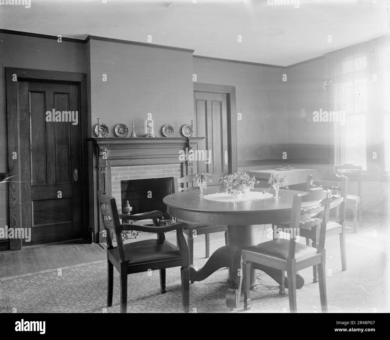 A Dining room, probably in clubhouse, New York City, between 1900 and 1910 Stock Photo - Alamy
