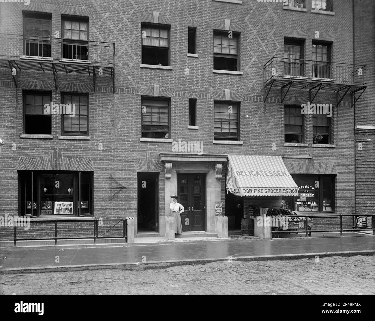Tenement house new york hi-res stock photography and images - Alamy