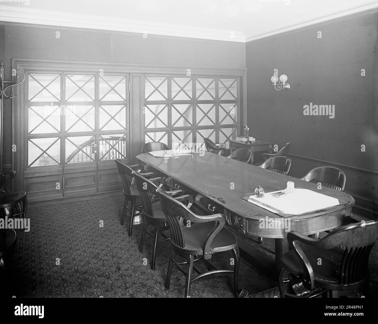 1900 office interior hi-res stock photography and images - Alamy