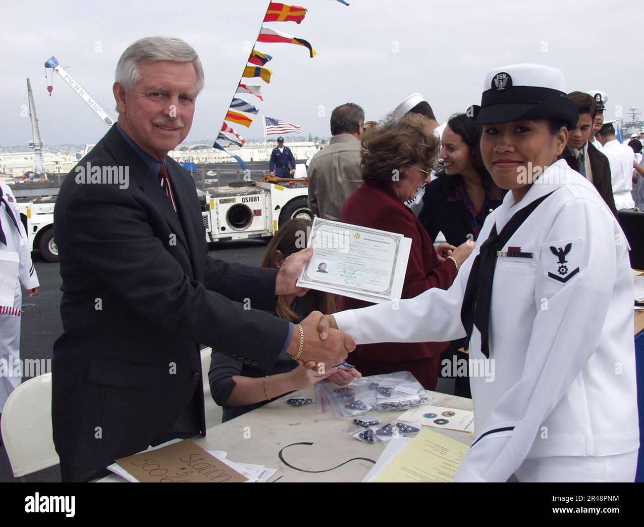 US Navy 140 military members participate in Naturalization ceremony ...