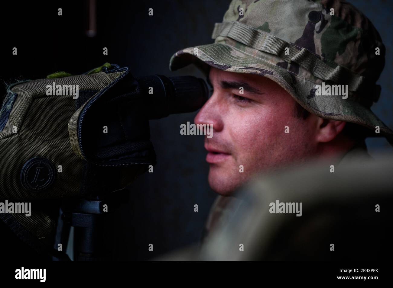 U.S. Army Soldiers, with the New Jersey National Guard's Reconnaissance ...