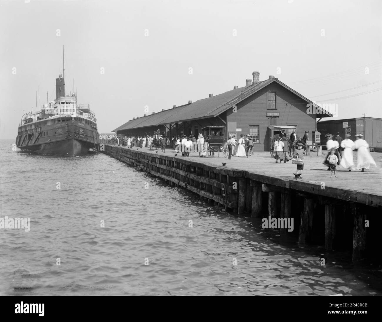 1920 woman boat hi-res stock photography and images - Alamy