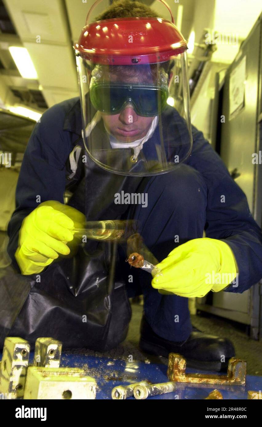 US Navy periodic inspection of a J52 aft yoke Stock Photo - Alamy